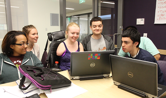 A diverse group of students working on a computer project | AccessComputing A diverse group of students working on a computer project | AccessComputing